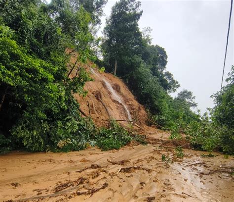 Tanah Runtuh Di Lereng Bukit Taman Melawati