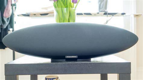 Bowers&Wilkins Zeppelin Wireless Speaker Review - TechNuovo.com