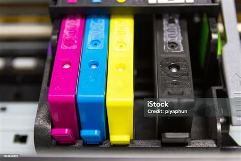 프린터의 컬러 프린터 잉크 제트 카트리지 주입 Cmyk에 대한 스톡 사진 및 기타 이미지 Cmyk 가득 찬 검은색 Istock