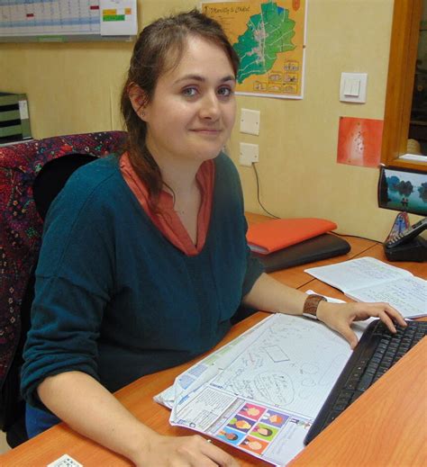 Marcilly Le Châtel Mairie Huguette Raynaud Succède à Caroline Simonet