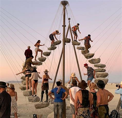 Nine Day Art Event In The Desert Celebrating Spectacular Creations Architectureoskar Burning