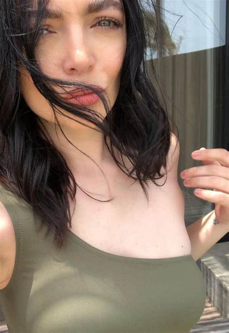 Model Says Bigger Moms Shun Her Because Of Hot Phobia Yourtango