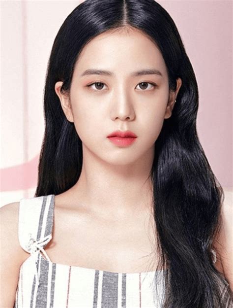 ថតនៅវាលខ្សាច់ម្ដង Jisoo ជះរាងឡើងស្រស់ស្អាត ដូចព្រះនាង Khmerload