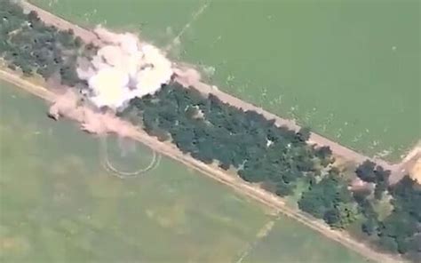 Бійці ЗСУ успішно атакували позицію окупантів і знищили ворожу БМП ВiДЕО Читайте на Ukr Net