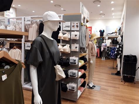 유니클로 현대송도 쇼핑 정보와 주변 관광 명소 및 근처 맛집 여행 정보