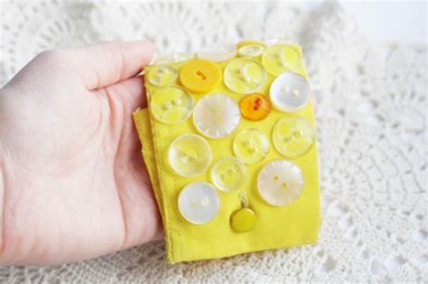 DIY Button Cuff Bracelet Shelterness