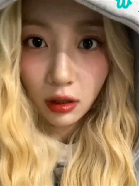 [오마이걸 유빈]금발 해보고 싶어서 먼저 제안한 유빈 오마이걸 유빈 Youtube