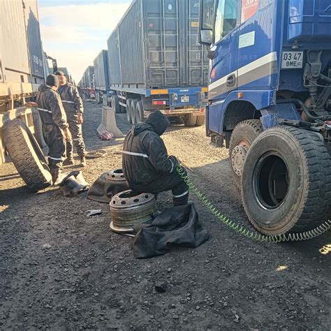 Erdenedalai ЗҮРХНИЙ ҮГ Хэдхэн төгрөг шдээ найзаа тээвэрт явдаг чиний нэг өдрийн л цалин за