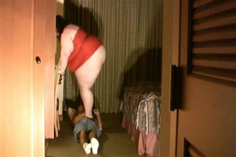 Crazy Ssbbw Hard Floor Trampling Thisvid Com