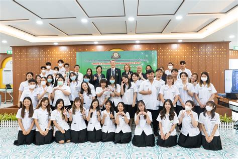 วันนี้ นศ หลักสูตรเทคโนโลยีเครื่องมือแพทย์และห้องผ่าตัดชั้นปีที่ 4 ได้นำเสนอนวัตกรรมในห้อง