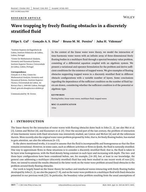 Wave Trapping By Freely Floating Obstacles In A Discretely Stratified Fluid