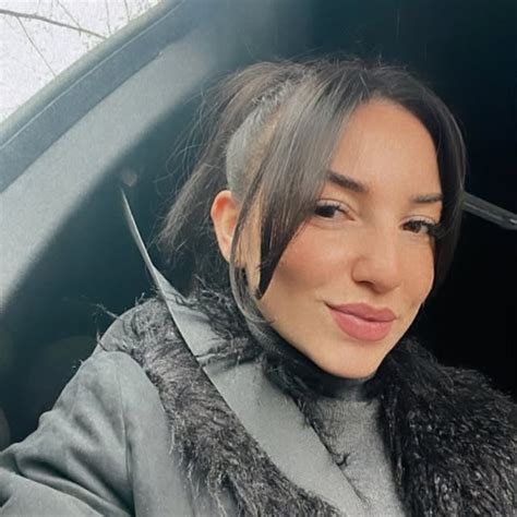 Yasmt94 • Threads Say More