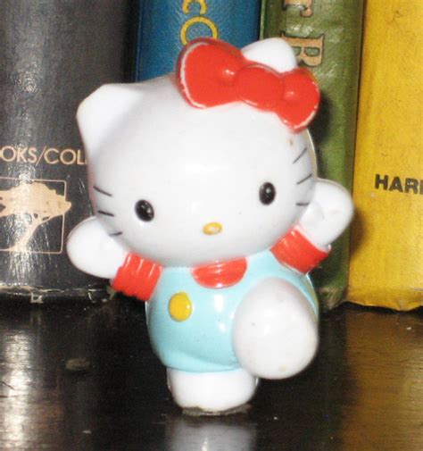 Percys World Of Toys Series 2 3728 Hello Kitty Skipping