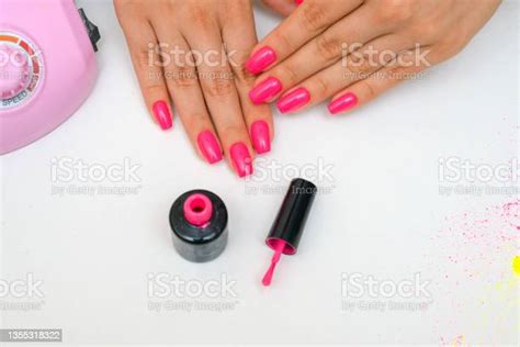 흰색 배경 상단 보기에 설정 네일 바 매니큐어 및 페디큐어 장비 가위에 대한 스톡 사진 및 기타 이미지 가위 건조한 깔끔한 Istock