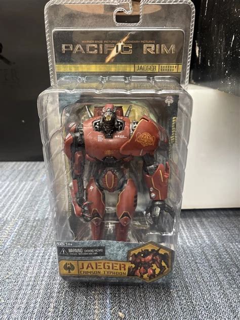 Neca Pacific Rim Jaeger Crimson Typhoon 7 Action Figure Robot