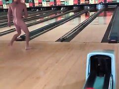 CFNM CMNM PUBLIC WALKING AROUND NAKED ThisVid