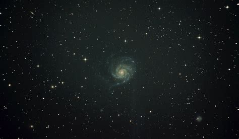 갤럭시 광년 깊은 공간 나선 은하 더스티 갤럭시 먼 은하 무한한 우주 바람개비 은하계 반짝 반짝 빛나는 별 밤하늘 별의 별이 빛나는 하늘 블랙홀 성간