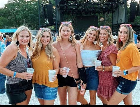 Milfs Scrolller