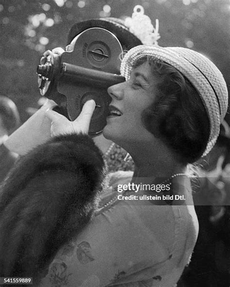 16mm Camera Photos And Premium High Res Pictures Getty Images