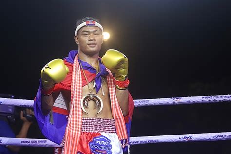 មិនធម្មតាទេ តោះមកដឹងពីប្រវត្តិកីឡាករចិន ដែលត្រូវប៉ះធឿន ធារ៉ានៅថ្ងៃទី