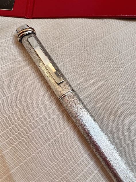 人気絶頂 Cartierボールペン