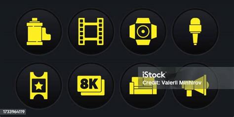 시네마 티켓 마이크 8k 울트라 Hd 의자 영화 스포트라이트 비디오 재생 확성기 및 카메라 필름 롤 카트리지 아이콘을 설정합니다 벡터 0명에 대한 스톡 벡터 아트 및 기타