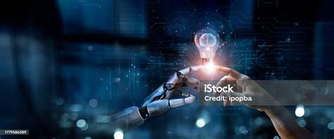 Ai 기계 학습 빅 데이터 네트워크에서 로봇과 인간의 손길 전구에 창의적인 뇌 데이터 과학 및 인공 지능 기술 미래를위한 혁신 인공지능에 대한 스톡 사진 및 기타 이미지