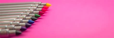 분홍색 배경에 격리된 여러 가지 색상의 마커 또는 펠트 팁 펜 드로잉 및 취미 컨셉 0명에 대한 스톡 사진 및 기타 이미지 0명 개념 개념과 주제 Istock