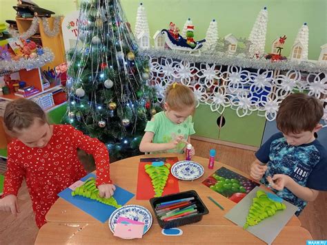 Фотоотчет о занятии по аппликации «Ёлочка в подготовительной группе 5 фото Воспитателям