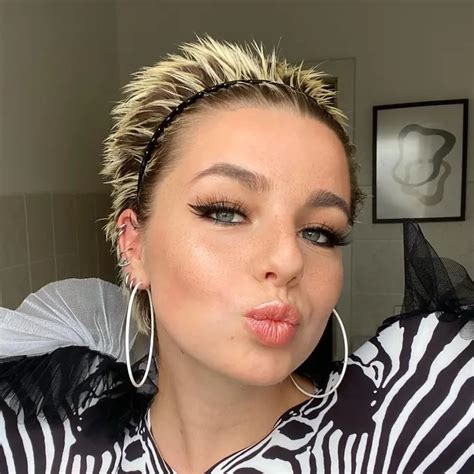 Nadja Nadj Art Tiktok 分析 プロフィール、動画、ハッシュタグ Exolyt