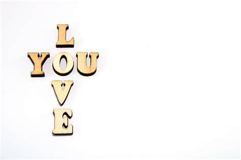 텍스트는 복사 공간과 흰색 배경에 고립 된 나무 편지에 당신을 사랑 0명에 대한 스톡 사진 및 기타 이미지 0명 3차원 형태 갈색 Istock