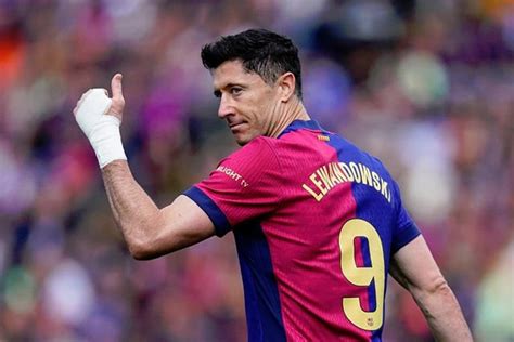 Liga Robert Lewandowski Incertain Pour Le Clasico Face Au Real Madrid