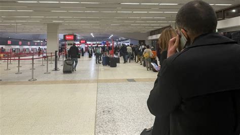 security breach causing chaos at melbourne airport