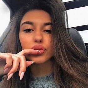 Mia Sophia – Medium