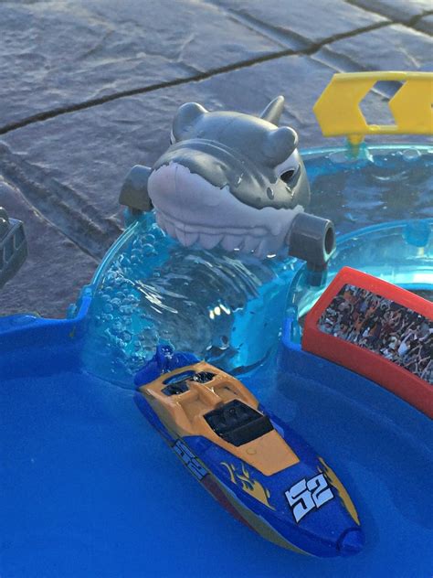 A GEEK DADDY: Micro Boats from ZURU Toys
