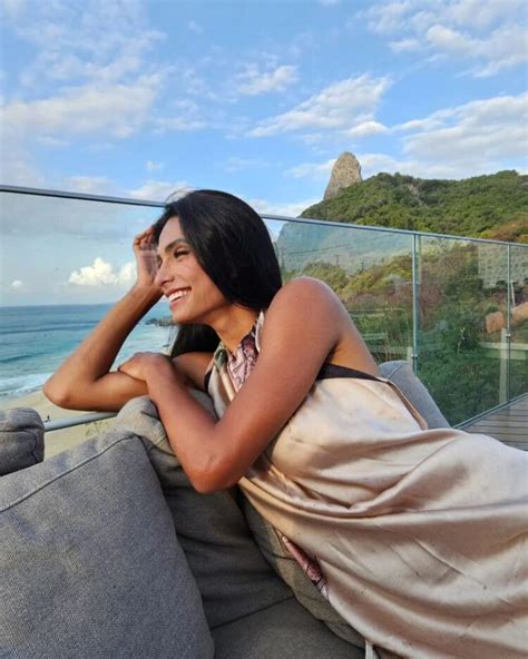 Carol Ramiro Feet