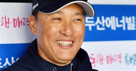 ‘여유 넘치는 미소 감독데뷔 2연전 1승1패 이승엽 감독[포토]