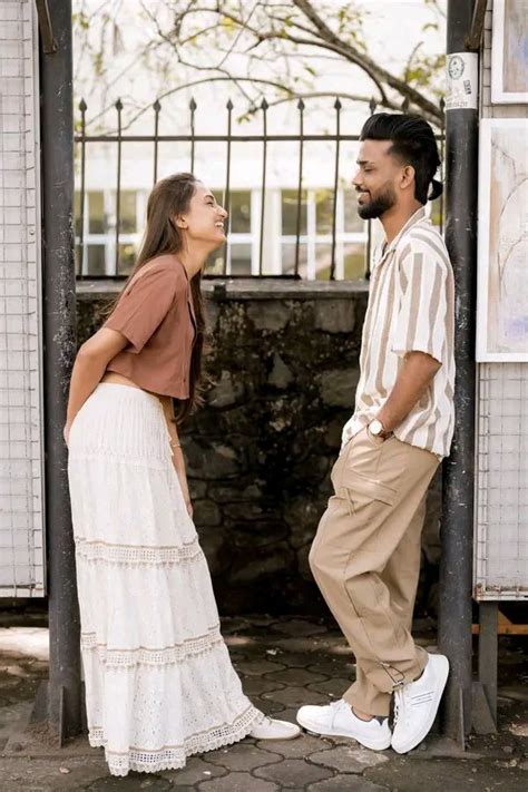 L I Over Thinker කෙනෙක් ළඟින් ආශ්‍රය කරනවා කියන්නෙ ටිකක් වැඩිපුර සැලකිල්ලක් දක්වන්න ඕන දෙයක්