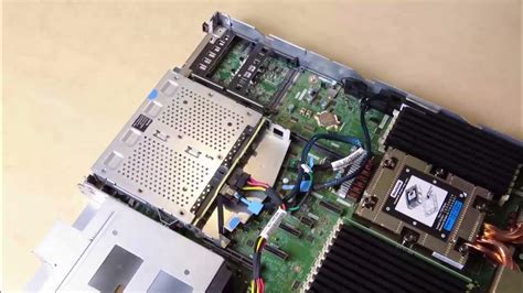 Thinksystem Sr635 V3 Removing A Rear 2 5 Inch Drive Backplane Youtube