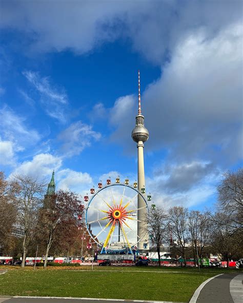 León André León André Added A New Photo — In Berlín