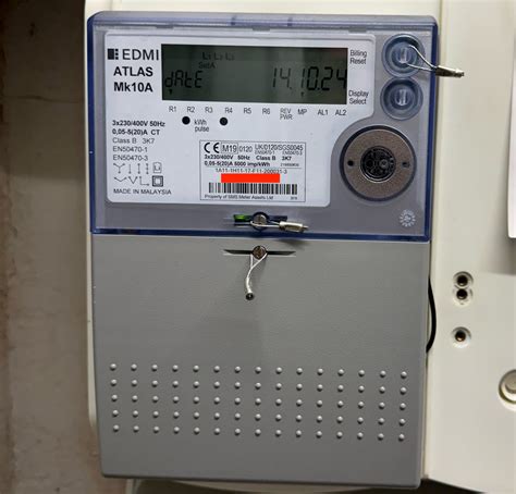 half hourly electricity meters explained charges billing hh