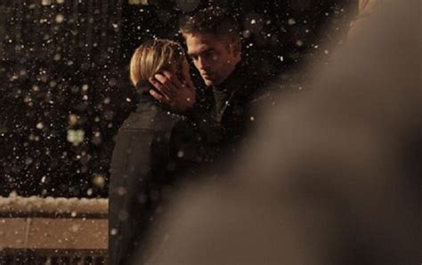 ۲۵ عکس برف در شب؛ عکس های عاشقانه‌ برفی ستاره