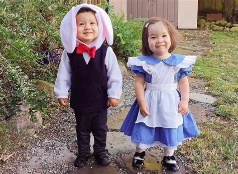 27 Best Twin Halloween Costumes