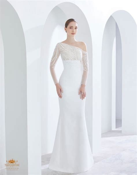 10 ชุดแต่งงานเก๋ๆ สไตล์โมเดิร์น เรียบโก้ หรูหรา ที่เจ้าสาวไม่ควรพลาด จากแบรนด์ไทย