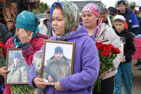 Подорвался на мине В Оренбуржье простились с Ильдаром Аминовым