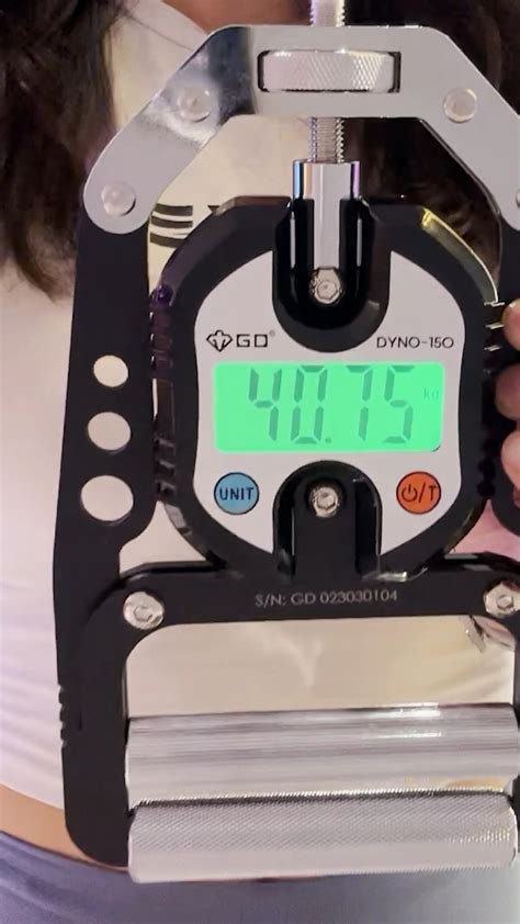 손잡이 간격과 강도조절 노브의 회전수에 따라 강도가 설정되는 평행작동 악력기 Gd 울트라 먼저 자신에게 맞는 손잡이 간격을