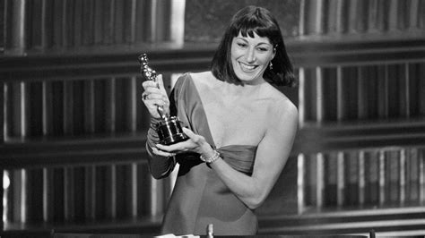 Anjelica Huston Says Oprah Wont Talk To Her Since Huston Won Her Oscar