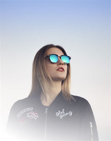 4k Beautiful One Person Fashion Model Life Looking Away Model