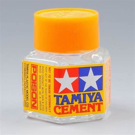 Colla Liquida Standard Per Plastica 20cc