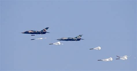 무차별 공습 퍼붓는 미얀마군…마을 보건소도 공격